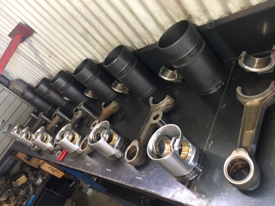 Rebuilt N14 Cummins Engine out of a 9390